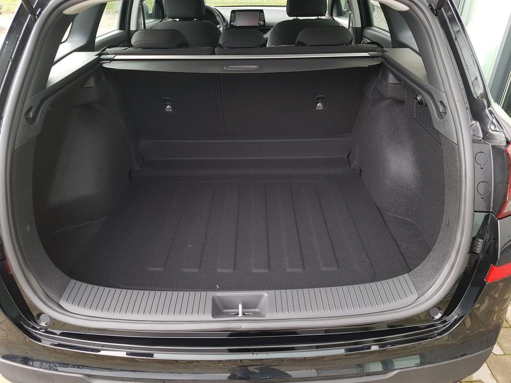 Hyundai i30 Kombi (NEUES MODELL) "Comfort" (Select*) (1) 1.5 Benziner ...