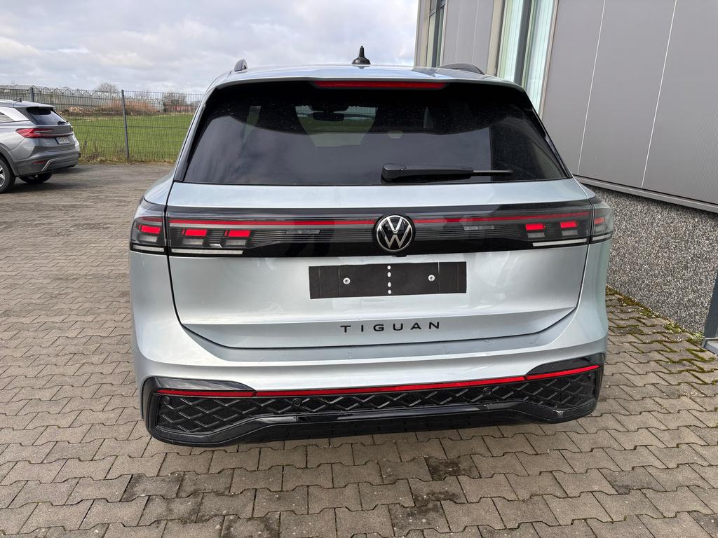 Volkswagen Tiguan R-Line 2.0 TDI 4MOTION 193PS DSG, Oyster-Silver ...