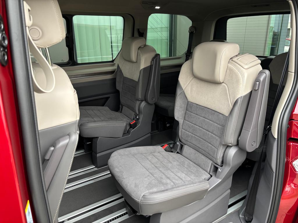 Volkswagen T7 Multivan Style 2.0 TSI 204PS DSG, 5 Jahre VW-Garantie, 7 ...