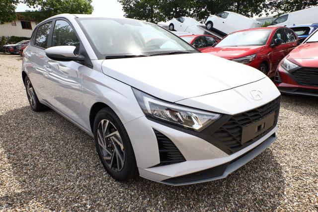 Hyundai i20 Trend 1.2 MPI 79 Nav 16Z DigCo PrivG BSM günstiger kaufen ...