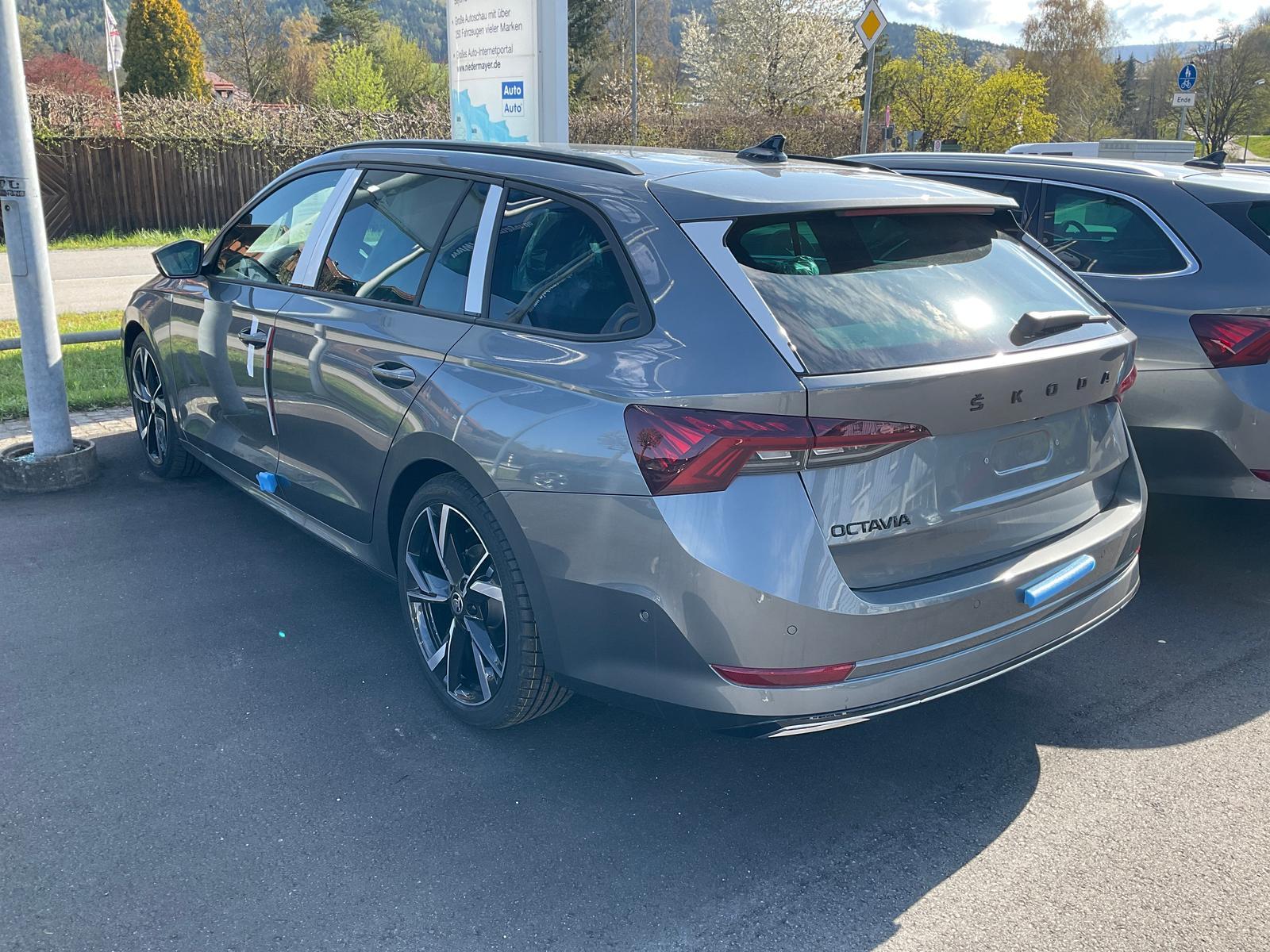 Skoda Octavia Combi Sportline 4x4 IV 2.0 TSI DSG Sportline, Matrix ...
