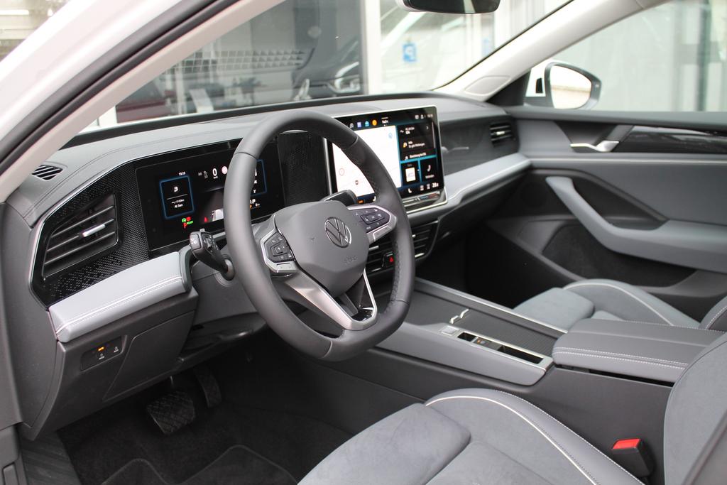 Volkswagen Passat Variant R-Line 2,0TSI 4Motion HUD NaviPROMax ...