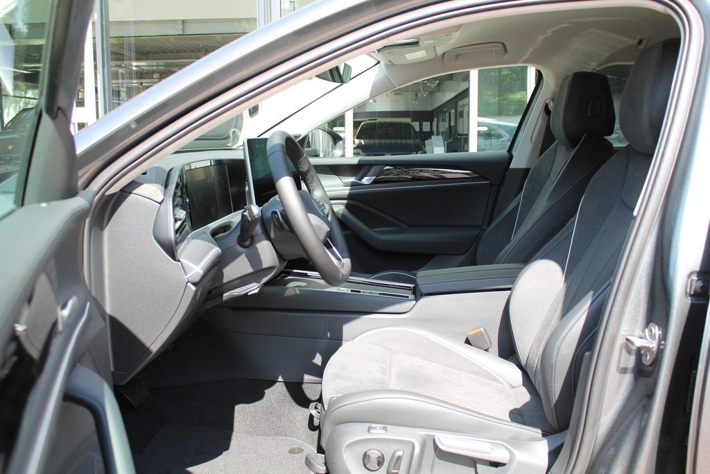 Volkswagen Passat Variant R-Line 1.5 eHybrid 272PS NaviPROMax ...