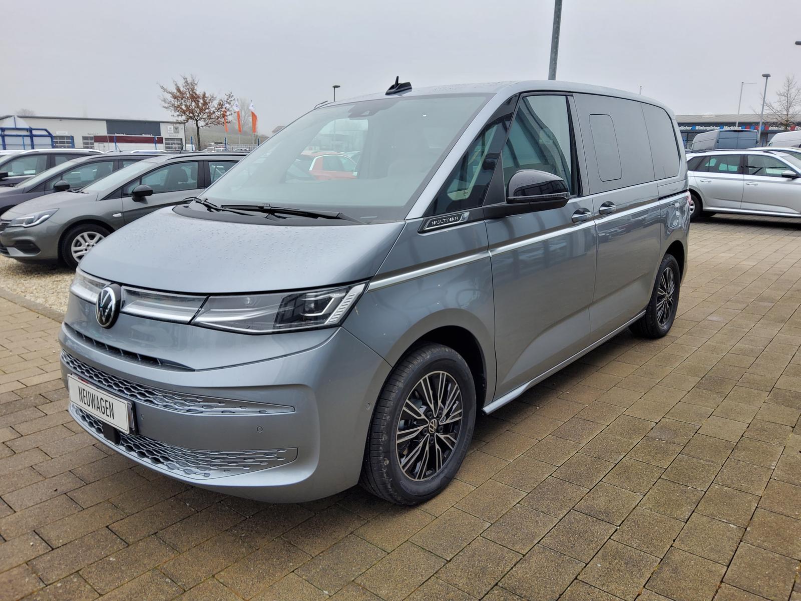 Volkswagen T7 Multivan Style kurz 2.0 TDI DSG IQLight / AHK Neuwagen ...