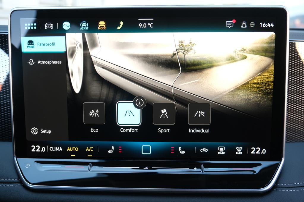 Volkswagen Tiguan 1.5 eTSI DSG Life Navi AHK LED Plus Komfortpaket Side-Assist